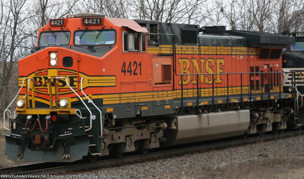 BNSF 4421